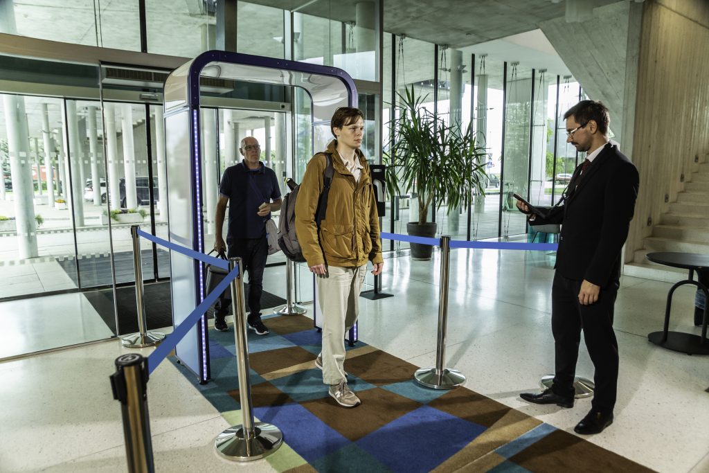 HSS FALCON | HUMAN SECURITY SCANNER - unival group